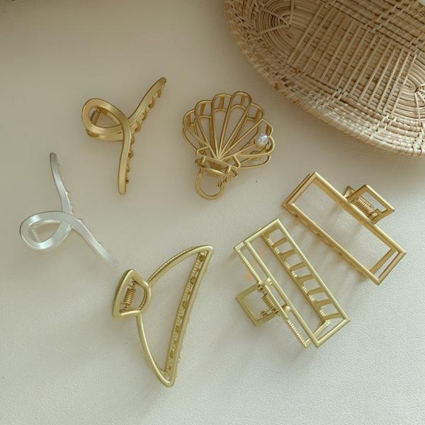 商品発送元：Dazzle【約2週間前後でお届け】●一部即発送となる商品がございます。ご注文後に納期をメールにて確認をお願いいたします。●お急ぎのお客様はお問い合わせください。ファッション・ブランド【商品番号】1288韓国デザインのメタル素材...