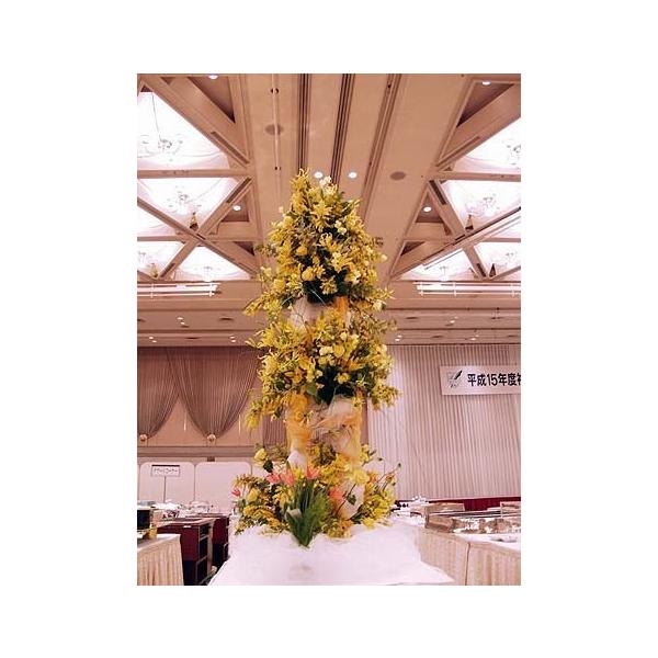 商品発送元：シンコーフラワーセンター旬の花々フラワー・ガーデニングサイズ : 高さ：230cm   幅:130cm  奥行：130cm使用花材 : 旬の花々