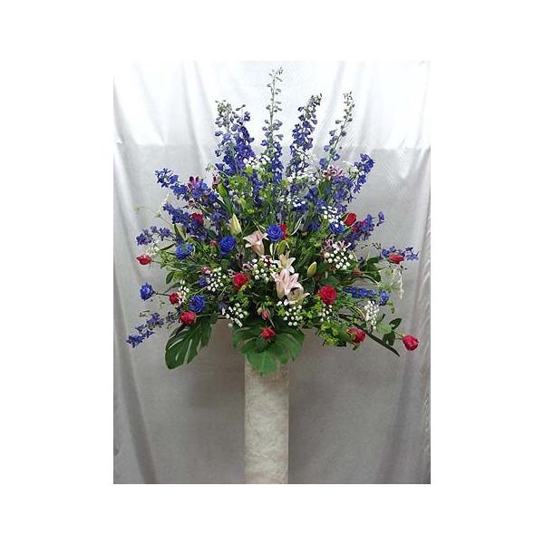 商品発送元：シンコーフラワーセンター旬の花々フラワー・ガーデニングサイズ : 高さ：200cm   幅:100cm  奥行：55cm使用花材 : ひまわり・バラ・ガーベラ・スモークグラス　他