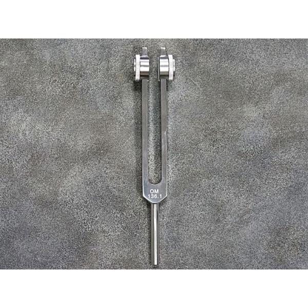 商品発送元：最高級パワーストーン販売の FORESTBLUEおもちゃ・ホビー・ゲーム、占い・開運・風水・パワーストーン、石・天然石・パワーストーン音叉オームチューナー【Lサイズ 136.1Hz】音叉（チューナー）とは音叉とは楽器の調律に使う...