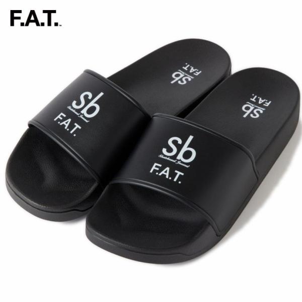 商品発送元：FULLSPEC.ファッション・ブランドSb×F.A.T.シリーズのシャワーサンダル。一体成形による柔らかな履き心地の良さはもちろんのこと、ロゴプリントが足元で主張してくれるアイテム。ルームサンダルやワンマイルギアとしても活躍し...