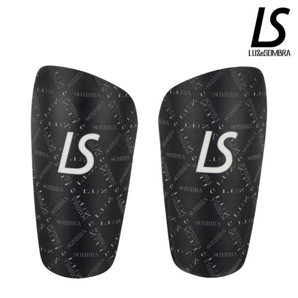 商品発送元：Sal．スポーツ・アウトドア・旅行、サッカーLUZ e SOMBRA の LS シンガード！！ ルースイソンブラのスネあてです。 ハードタイプの脛当てがついに登場です。ソックスの内側までオシャレに決めてフットボールを楽しみましょう。
