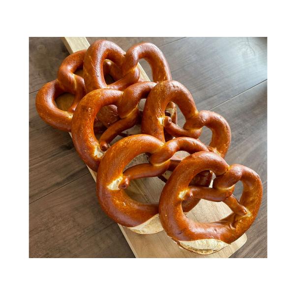 商品発送元：ガタ市フード・菓子、パン・ジャム本場ドイツの味！バターインプレッツェル生産地新潟市西蒲区内容量560ｇ（8個入り）発送日目安営業日10日目安発送発送時期通年消費期限30日以内（解凍後）２日