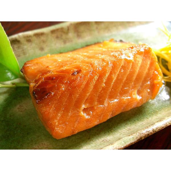 商品発送元：ガタ市フード・菓子、水産物・水産加工品、その他選りすぐりの旬の秋鮭を素材に特製味噌にじっくり漬け込み、ひとつひとつ心を込めて作り上げました。生産地村上市内容量4切(2切パックx2）発送日目安3〜7日後発送発送時期通年消費期限冷蔵...