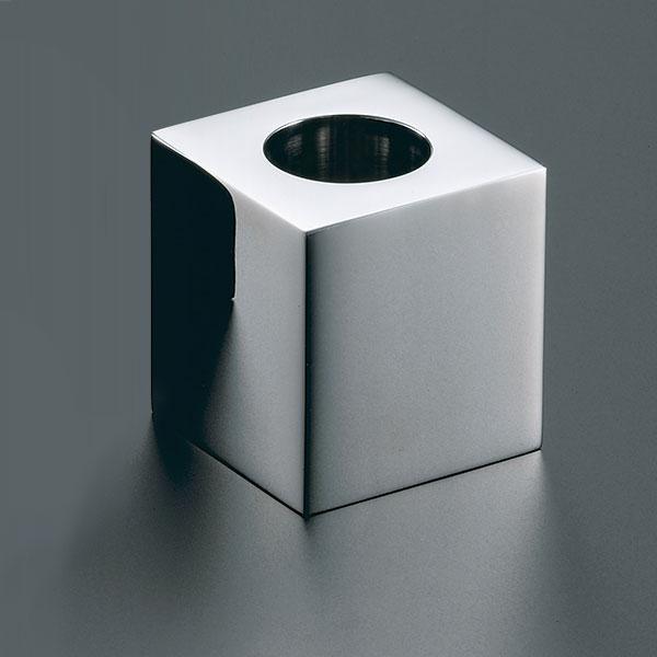 商品発送元：ガタ市フード・菓子ステンレスの塊を立方体に削り出し、贅沢な輝きを放つデスクトップアイテムに仕上げました生産地燕市材質ステンレス商品サイズ縦30mm×横30mm×高さ32mm　