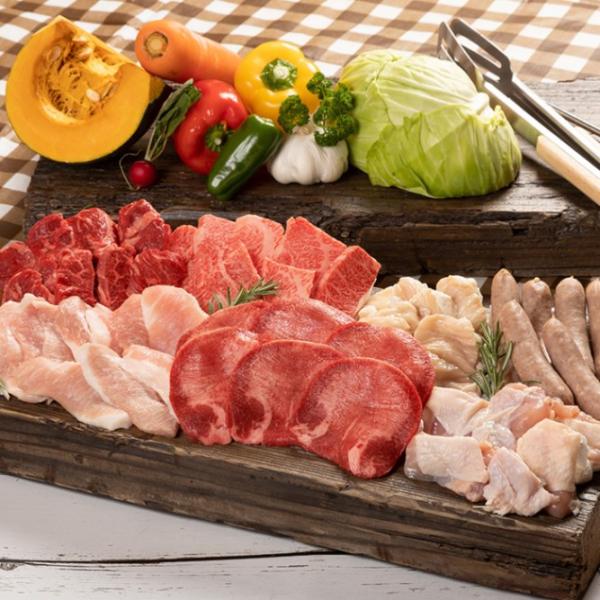 商品発送元：和牛工場はくりフード・菓子白李厳選のお肉を大満足のボリュームでお得なBBQセットに致しました。精肉が各150gとウインナーで、約１?入っております！さらに、秘伝のつけだれ付！厚切り上タン、黒毛和牛カルビ、ハラミ、上ホルモンは秘伝...