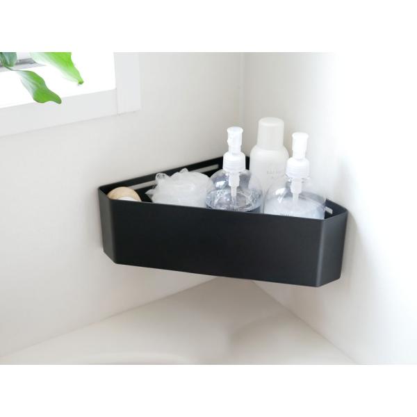 商品発送元：Hinata life生活・インテリア・文具コーナーにぴったり省スペース収納備えつきのラックだけだと収納が足りない浴室にぴったりな、空間の有効活用ができるコーナーラックのご紹介です。浴室の収納場所や、整理整頓にお困りの方におスス...