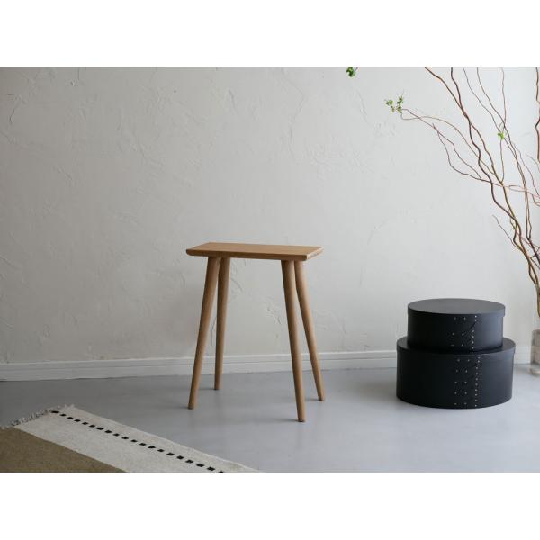 商品発送元：Hinata life生活・インテリア・文具これがイイ！を集めた、当店オリジナル「スツール」がとうとう完成。当店オリジナル、チーク材の心材を使った丈夫で良質な「スツール」がとうとう完成。材質や色味、手触りに脚の広がり具合までこだ...