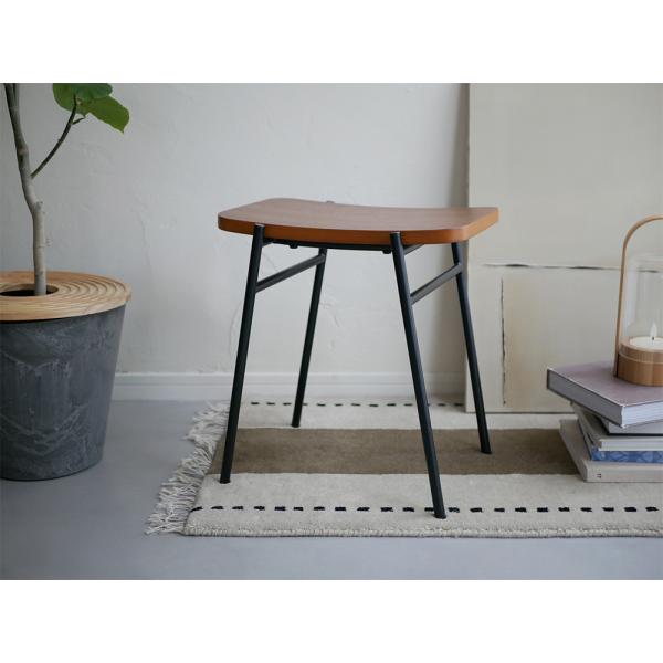 商品発送元：Hinata life※メーカー直送品生活・インテリア・文具「スツール」で盛る、モダン×ナチュラルな絶妙景色。スツールは、腰掛け、ミニテーブル、小棚になるから１台あると格段に利便性が上がるアイテム。今回ご紹介のこちらも、そんな活...