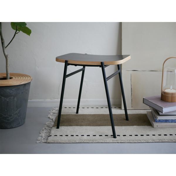 商品発送元：Hinata life※メーカー直送品生活・インテリア・文具「スツール」で盛る、モダン×ナチュラルな絶妙景色。スツールは、腰掛け、ミニテーブル、小棚になるから１台あると格段に利便性が上がるアイテム。今回ご紹介のこちらも、そんな活...