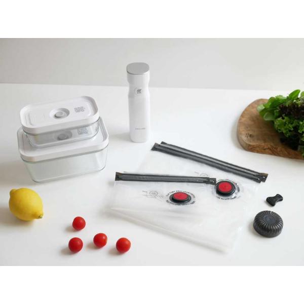 商品発送元：Hinata life生活・インテリア・文具ボタンを押すだけで、鮮度５倍長持ち。ドイツ製の「真空保存セット」。作り置きやまとめ買いをした時に、気にかかるのはそれらの保存方法。よくある保存容器や袋止めでは正直心許ないですよね。そん...