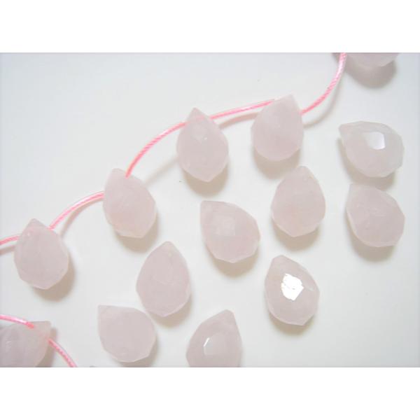 商品発送元：ビーズパーツJupiterローズクォーツジュエリー・アクセサリー、ジュエリー・アクセサリーローズクォーツ（紅石英）ドロップカット＜サイズ＞たて　17mm直径（最大部）　12mm＜ローズクオーツの石言葉＞平和・愛の告白・真実の愛・美