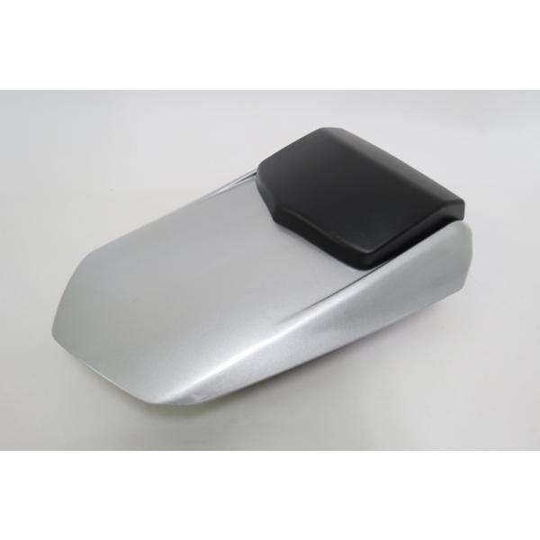 商品発送元：K-RACING車・バイク、バイク・バイク用品、バイクパーツ● スポーツイメージを演出するシングルリアシートカウルです。● ピリオンシートとの交換で一人乗り専用となります。● キーロックでの開閉式で、シート下の収納スペースはその...