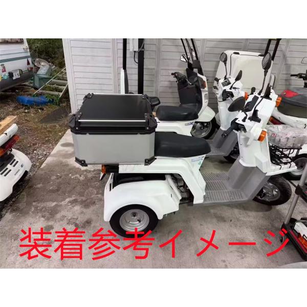 商品発送元：K-RACING車・バイク、バイク・バイク用品、バイクパーツ※ジャイロX用キャリアの穴を加工して使用可能アルミリアボックス 100L ツーリングボックス専用取り付けマウントが付属しているので取り付け簡単。防水加工あり【商品仕様】...