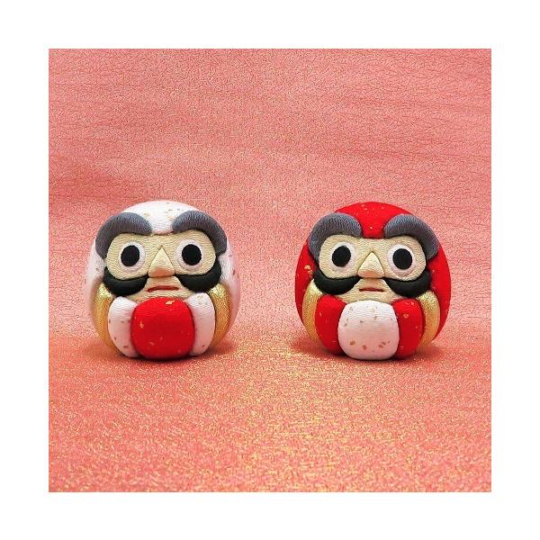 商品発送元：【公式】 人形の久月オンラインストア一般材料その他紅白のだるまの木目込み人形です。お正月の飾りにいかがでしょうか。木の粉を固めて作ったボディに、布を木目込んで作ります。※ご自身でお作りいただく材料キットです。※工具は別売りです。...