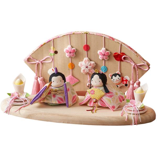 商品発送元：【公式】 人形の久月オンラインストア雛小物おもちゃ・ホビー・ゲームふっくらぽってりとしたお顔が特徴のぽてりひなシリーズです。まあるくやさしい色合いの飾り台は洋間にも映えます。また、手のひらサイズのお雛様はお子さまの小さな手にピッ...