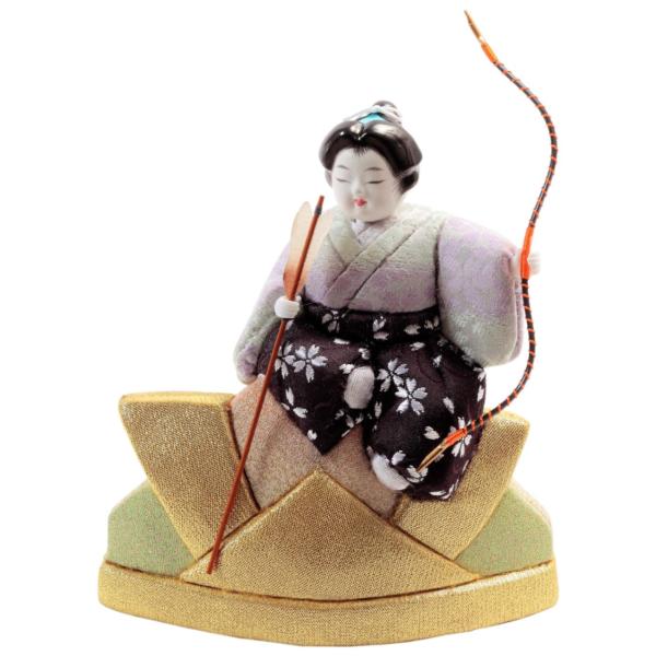 商品発送元：【公式】 人形の久月オンラインストアおもちゃ・ホビー・ゲーム、手芸・クラフト、クラフト兜に腰かけたこどもの、木目込み人形です。木の粉を固めて作ったボディに、布を木目込んで作ります。初節句のお祝いや、初夏のインテリアにおすすめです...