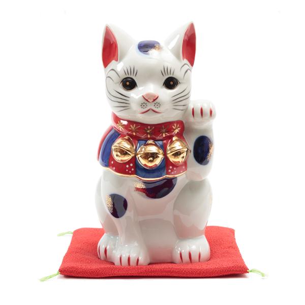 商品発送元：【公式】 人形の久月オンラインストア招き猫おもちゃ・ホビー・ゲーム、おもちゃ瀬戸焼の伝統を受け継ぐ薬師窯の招き猫です。染付とよばれる瀬戸焼の伝統技法を施した優雅な見た目が、薬師窯ならでは風合いを感じさせてくれます。左手を挙げてい...