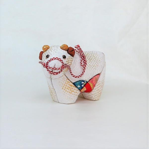 商品発送元：【公式】 人形の久月オンラインストア木目込み手作りキットその他木目込み人形の小さな干支、丑（うし）です。木の粉を固めて作ったボディに、布を木目込んで作ります。お得な十二支セットもございます。布地を変えてアレンジしたい方には、別売...