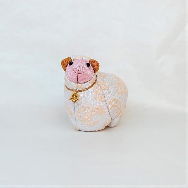 商品発送元：【公式】 人形の久月オンラインストア木目込み手作りキットその他木目込み人形の小さな干支、未（ひつじ）です。木の粉を固めて作ったボディに、布を木目込んで作ります。お得な十二支セットもございます。布地を変えてアレンジしたい方には、別...