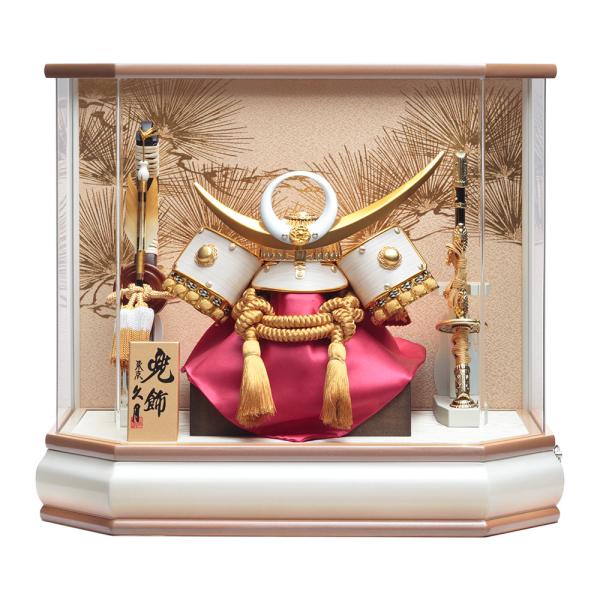 商品発送元：【公式】 人形の久月オンラインストア兜ケース飾りキッズ・ベビー・マタニティ、キッズ、おもちゃ、人形（日本人形・フランス人形）名将・上杉謙信公で有名な"日輪と三日月"の前立をあしらった明るく優美な兜が、華麗な松を描いた風情溢れるケ...