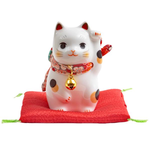 商品発送元：【公式】 人形の久月オンラインストア招き猫おもちゃ・ホビー・ゲーム、おもちゃ瀬戸焼の伝統を受け継ぐ薬師窯の招き猫です。左手を挙げている猫は人を招くといわれ、千客万来を表す招福の縁起物として海外の方へのお土産品などにも人気がありま...