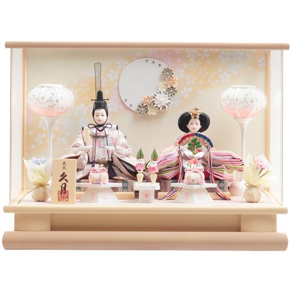 商品発送元：【公式】 人形の久月オンラインストア親王ケース飾りキッズ・ベビー・マタニティ、キッズ、おもちゃ、人形（日本人形・フランス人形）ケースの正面部からサイドにかけてアクリルを使用した、前柱を無くした開放的なデザインが特長の、お人形が美...