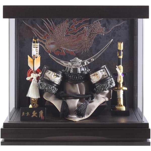 商品発送元：【公式】 人形の久月オンラインストア兜ケース飾りキッズ・ベビー・マタニティ、キッズ、おもちゃ、人形（日本人形・フランス人形）人気の戦国武将・伊達政宗公で有名な三日月前立をあしらった兜が、上品な木肌が飽きの来ない風情を醸し出す高級...