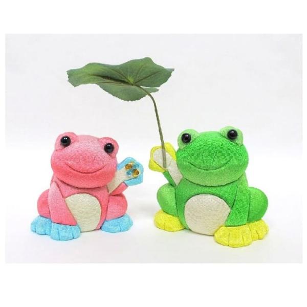 商品発送元：【公式】 人形の久月オンラインストア一般材料おもちゃ・ホビー・ゲーム、手芸・クラフト、クラフト２匹のカエルの木目込み人形です。木の粉を固めて作ったボディに、布を木目込んで作ります。梅雨時のインテリアにぴったり！プレゼントにもおす...