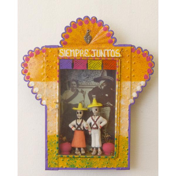 商品発送元：tesoroファッション・ブランド、カジュアル【商品説明】メキシコ　グァナファト州の都市、サンミゲルデアジェンデのブリキと粘土工芸品を組み合わせたアートメキシコ雑貨を集めたくなっちゃう、そんな１品＊ぜひ色んなアートを集めてみてく...