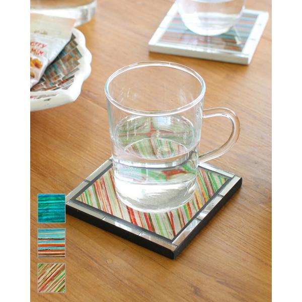 商品発送元：tesoroファッション・ブランド、レディース・婦人服サイズ：約10×10cm×２点セット原産国：インドネシア光が当たるとキラキラと反射して目を引くコースターふち取り部分はモザイクで中心部分のカラフルなガラスは1枚です。照明の当...