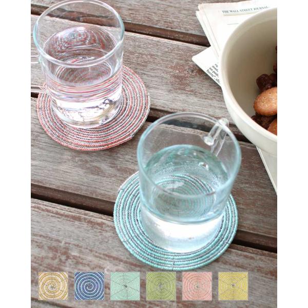 商品発送元：tesoroファッション・ブランド、レディース・婦人服サイズ：約φ10cm×４点セット原産国：インドインドのガラスビーズが可愛いカジュアルなコースター小さなガラスビーズで作ったインドのコースター。職人さんが一つ一つ手作りしました...