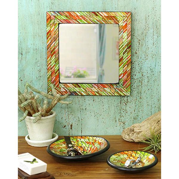 商品発送元：tesoroファッション・ブランド、レディース・婦人服サイズ：サークル 直径28cm　スクエア 28cm×28cm原産国：インドネシア職人による手作業で1つ1つ丁寧にモザイクを組み合わせたミラー。深い味わいのある素敵なデザインで...