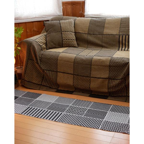 商品発送元：tesoroファッション・ブランド、レディース・婦人服サイズ：200cm×200cm原産国：インド素材：綿72％ ポリエステル28％ アフリカ中部コンゴ共和国クバ王国の伝統的な織物である草ビロードの柄をモチーフにしたデザインのマ...