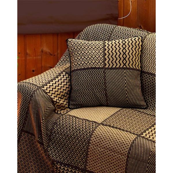 商品発送元：tesoroファッション・ブランド、レディース・婦人服サイズ：45cm×45cm原産国：インド素材：《表面》コットン72％ ポリエステル28％《裏面》コットン100％アフリカ中部・コンゴ共和国クバ王国の伝統的な織物である草ビロー...