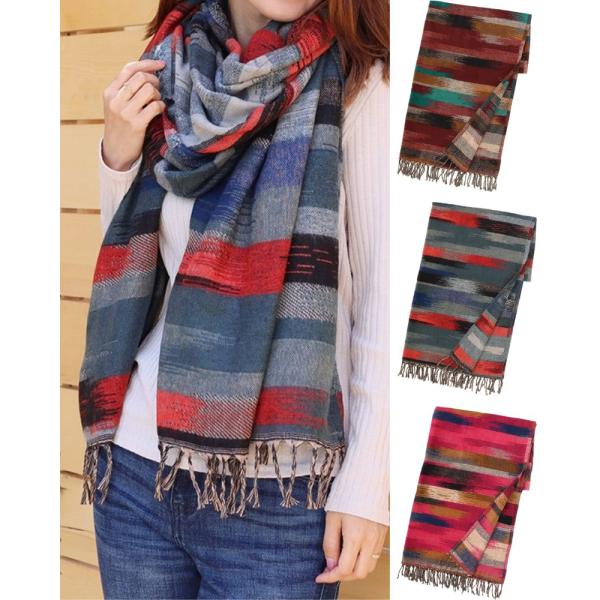 商品発送元：tesoroファッション・ブランド、レディース・婦人服《商品説明》サイズ：約95×200cm原産国：インド素材：アクリル100% 大判サイズでストールにもひざ掛けにも使える便利なスローケット軽くてしっかりあたたかいアクリル製。肩...