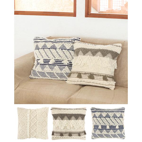 商品発送元：tesoroファッション・ブランド、レディース・婦人服《商品説明》サイズ：約45×45cm原産国：インド素材：表地：綿50%、ウール50%　　　裏地：綿100％   羊毛の甘撚りの糸を手作業で引き出して柄を作った、クラフト感が味...