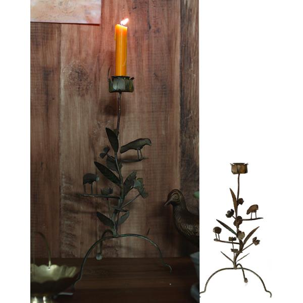 商品発送元：tesoroファッション・ブランド、レディース・婦人服《商品説明》サイズ：横19×奥行き15×高さ30cm生産地：インド   アンティークな雰囲気のキャンドルスタンドアンティークゴールドから、下地のカラーが少し見えているのも素敵...