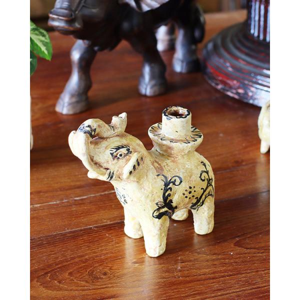 商品発送元：tesoroファッション・ブランド、レディース・婦人服《商品説明》サイズ：約9×4×H12cm生産地：タイ   素焼きの温もりたっぷりのキャンドルホルダー塗りにムラをつけたり形をあえて不揃いにしてハンディクラフトの魅力を引き出し...