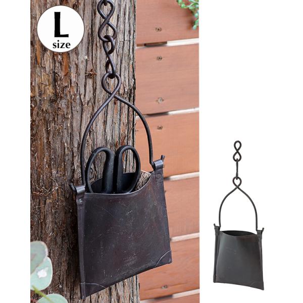 商品発送元：tesoroファッション・ブランド、レディース・婦人服《商品説明》 ・商品サイズ：15×15×全長38.5cm・生産地：インド・素材：アイアン   ブロカント風なアイアンシリーズ登場！ アイアンで作られた、ハンギング型のバケツ。...