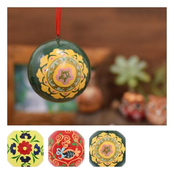 商品発送元：tesoroファッション・ブランド、レディース・婦人服サイズ：約φ7.2×TH19cm原産国：インド素材：ペーパーマッシュ インド、カシミール地方の伝統的な紙細工「ペーパーマッシュ」アイテム。紙と紙粘土で形を作り、手描きで素敵な...