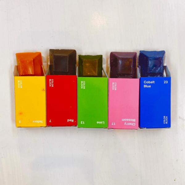 商品発送元：キャンドルのある暮らし　本店おもちゃ・ホビー・ゲーム【染料の特徴】人気の韓国キャンドルでも使用されており、溶けやすく、美しい発色が特徴です。ワンランク上の、色あざやかなキャンドルを作ることができます。【希少な韓国染料】日本ではほ...