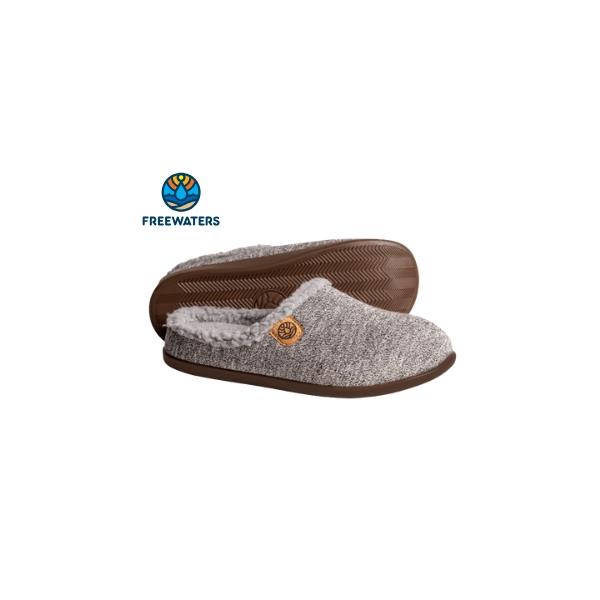 商品発送元：LIKES ONLINE STOREスポーツ・アウトドア・旅行▼掲載商品紹介（youtube） https://www.youtube.com/shorts/wpQJ1i5umzoソフトニットで覆われたアッパーは伸縮性があり、足...