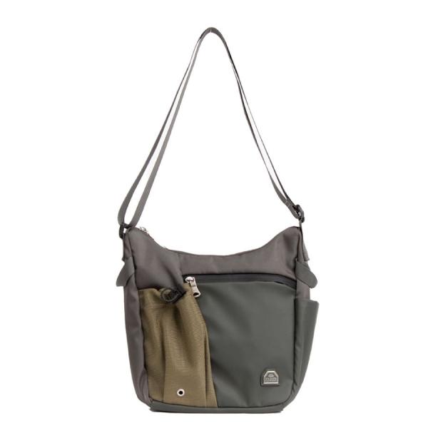 商品発送元：ロワード公式オンラインショップバッグ・靴・小物Materialポリエステルツイル（撥水加工）/ポリウレタン（防水性）Size 幅23cm×高さ24cm×奥行(マチ)9cm容量：5リットルWeight本体：約315gSpec【外側...