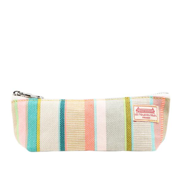 商品発送元：レ・トワール・デュ・ソレイユ公式オンラインショップ生活・インテリア・文具、文具人気のマチ付きペンポーチが、色柄をよりお楽しみ頂けるよう縦ストライプになりました。 ご自分用はもちろん、ちょっとした贈り物にもおすすめです。     ...