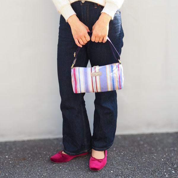 商品発送元：レ・トワール・デュ・ソレイユ公式オンラインショップバッグ・靴・小物、バッグ、婦人用バッグ、ショルダーバッグストライプの柄ごとに色を変えたレザーをあわせ、ロゴ文字をゴールドで刻印。カジュアルになり過ぎず、コーディネートの幅も広がり...