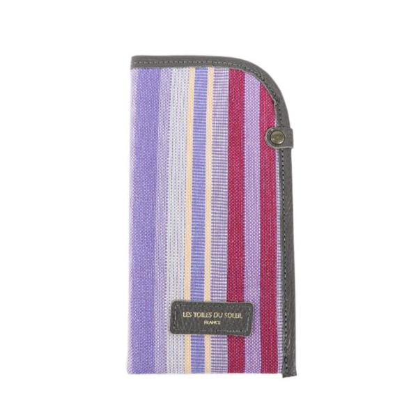 商品発送元：レ・トワール・デュ・ソレイユ公式オンラインショップバッグ・靴・小物、眼鏡・サングラス、眼鏡小物フラットタイプのメガネケース。高級感のある革のパイピングとロゴネームがポイントです。メガネを傷つけないよう、裏地には柔らかい生地を使用...