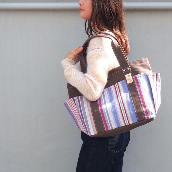 商品発送元：レ・トワール・デュ・ソレイユ公式オンラインショップバッグ・靴・小物、バッグ、婦人用バッグ、トートバッグMサイズは、A4ファイルがすっぽり入り、肩にも掛けられるサイズ感なので通勤・通学にもご利用いただけます。   素材 表地：綿1...