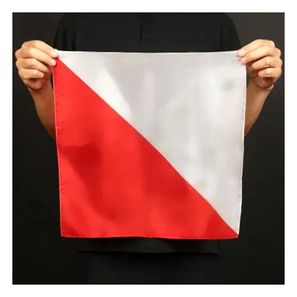 商品発送元：トランプマジック 人気手品用品通販-マジック3-おもちゃ・ホビー・ゲーム商品内容：紅白のブレンドシルク1枚サイズ　：約45ｃｍ【赤と白のシルクが1枚になった、紅白ブレンドシルクです。つなぎ目がハッキリと別れたデザインになっています。】