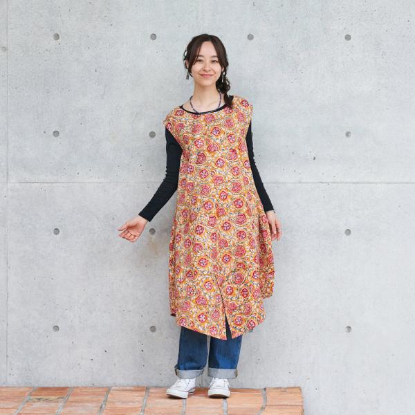 商品発送元：マライカ公式通販衣料ファッション・ブランド、レディース・婦人服、ワンピース様々な花柄をプリントしたムームーワンピース割れた裾のデザインが特徴のムームーワンピース。カラフルなプリントが華やかな印象。ノースリーブですっきり着こなせて...